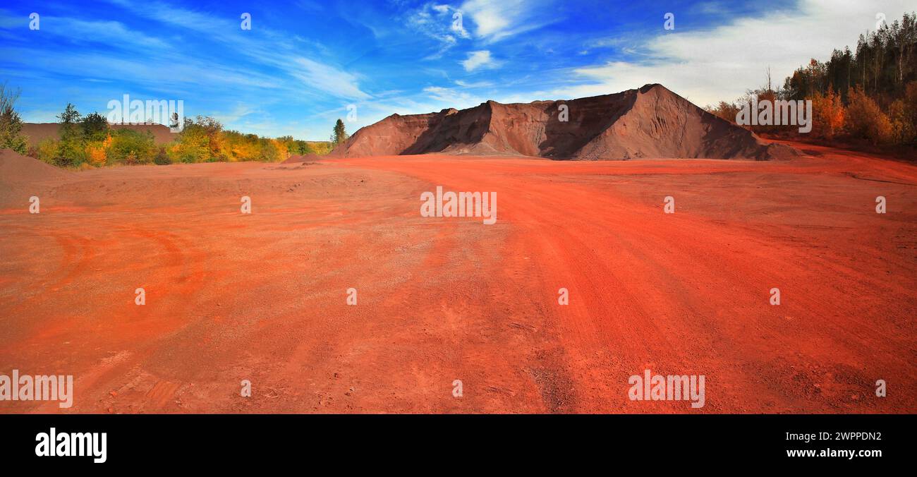 Red surface ore in hi-res stock photography and images - Alamy