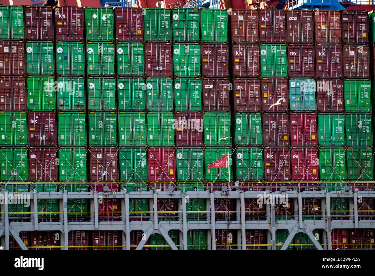 Containerschiff Ever Gifted, im Hafen von Hamburg ein, Reederei ...