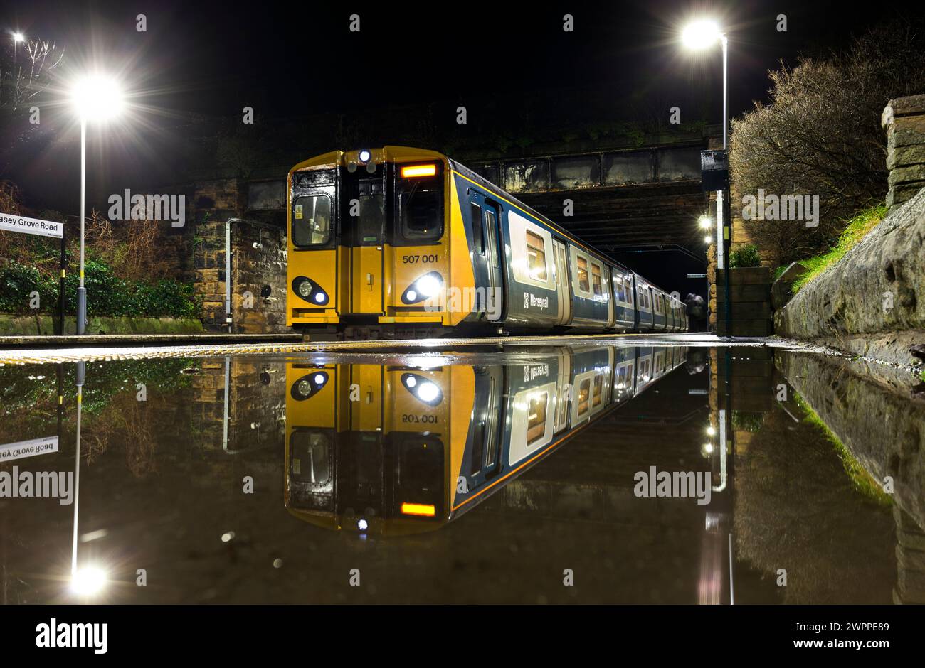 Merseyrail class 507 electric train 507001 calling at Wallasey Grove ...