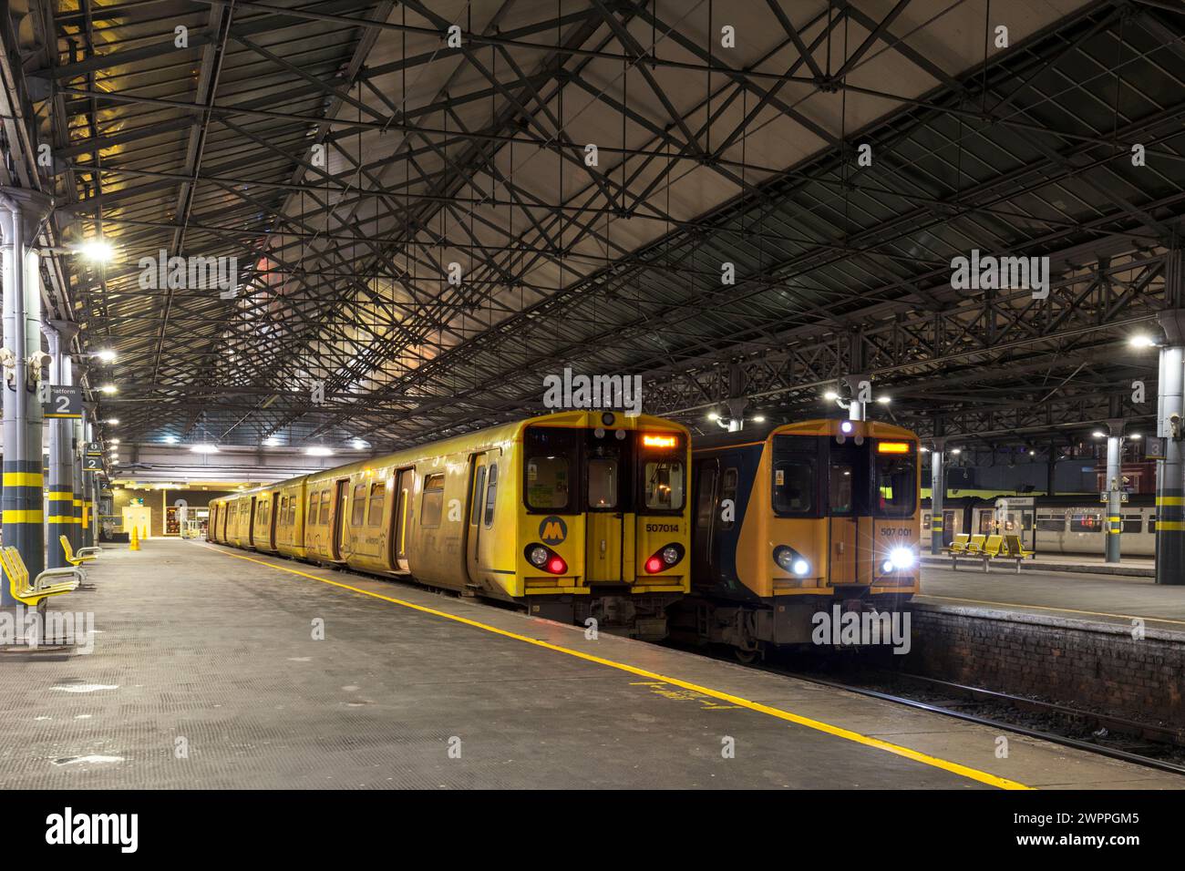 Merseyrail electrics class 507 third rail electric trains 507017 (left ...