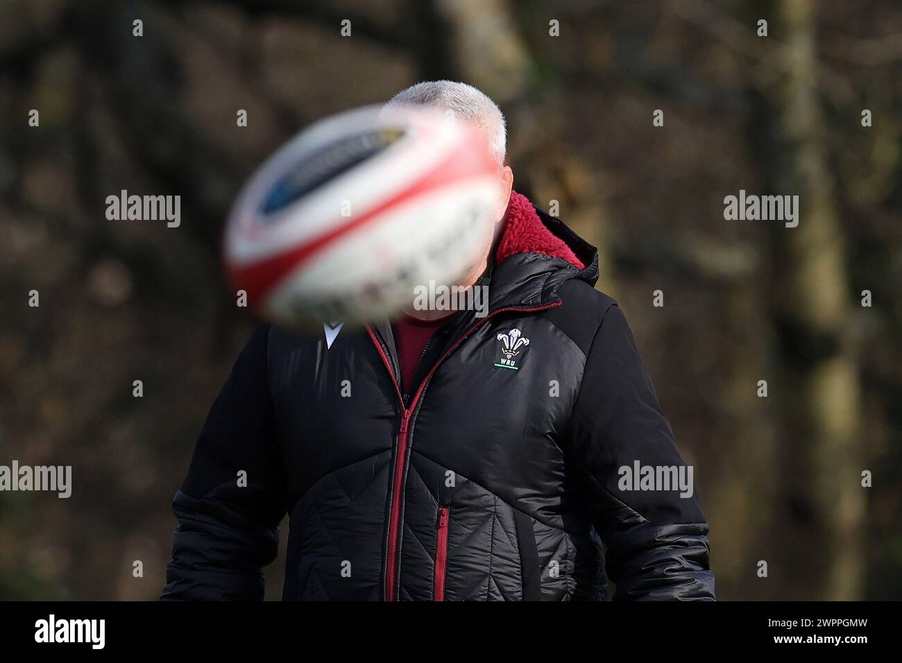 Guinness face hi-res stock photography and images - Alamy