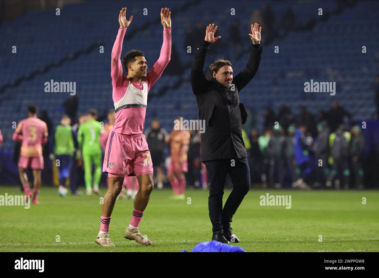 Georginio Rutter (Leeds United) serenades the fans with Daniel Farke ...