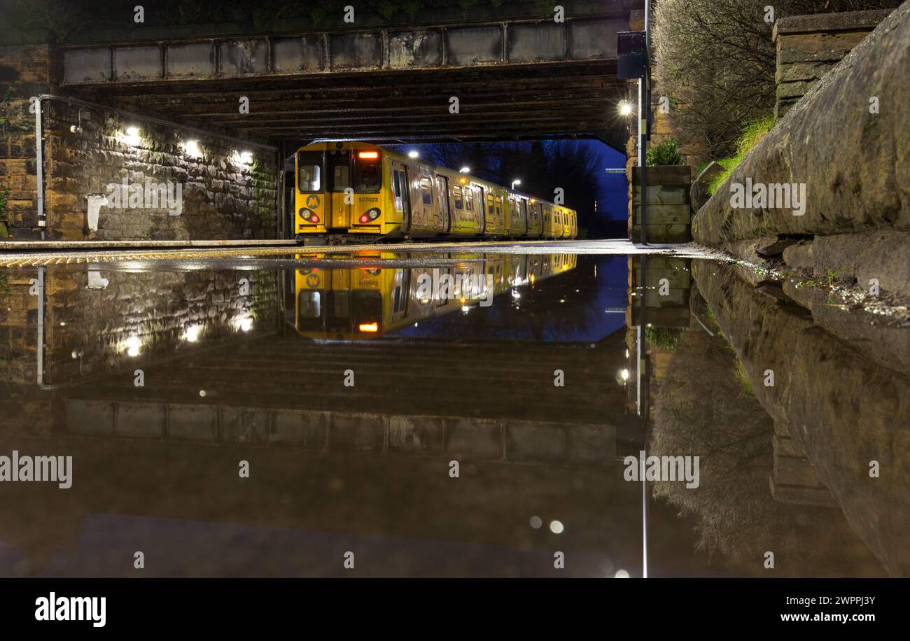 Merseyrail class 507 electric train 507023 calling at Wallasey Grove ...