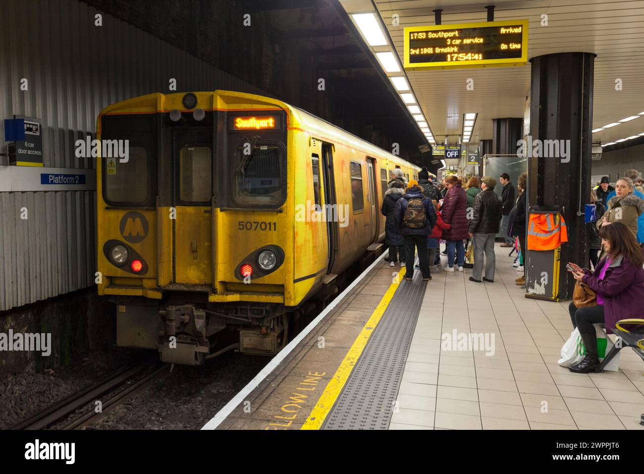Merseyrail class 507 electric train 507011 at Liverpool Central ...