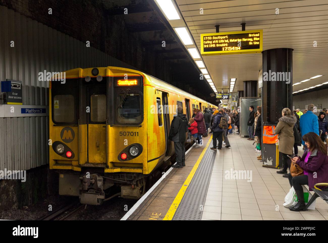 Merseyrail class 507 electric train 507011 at Liverpool Central ...