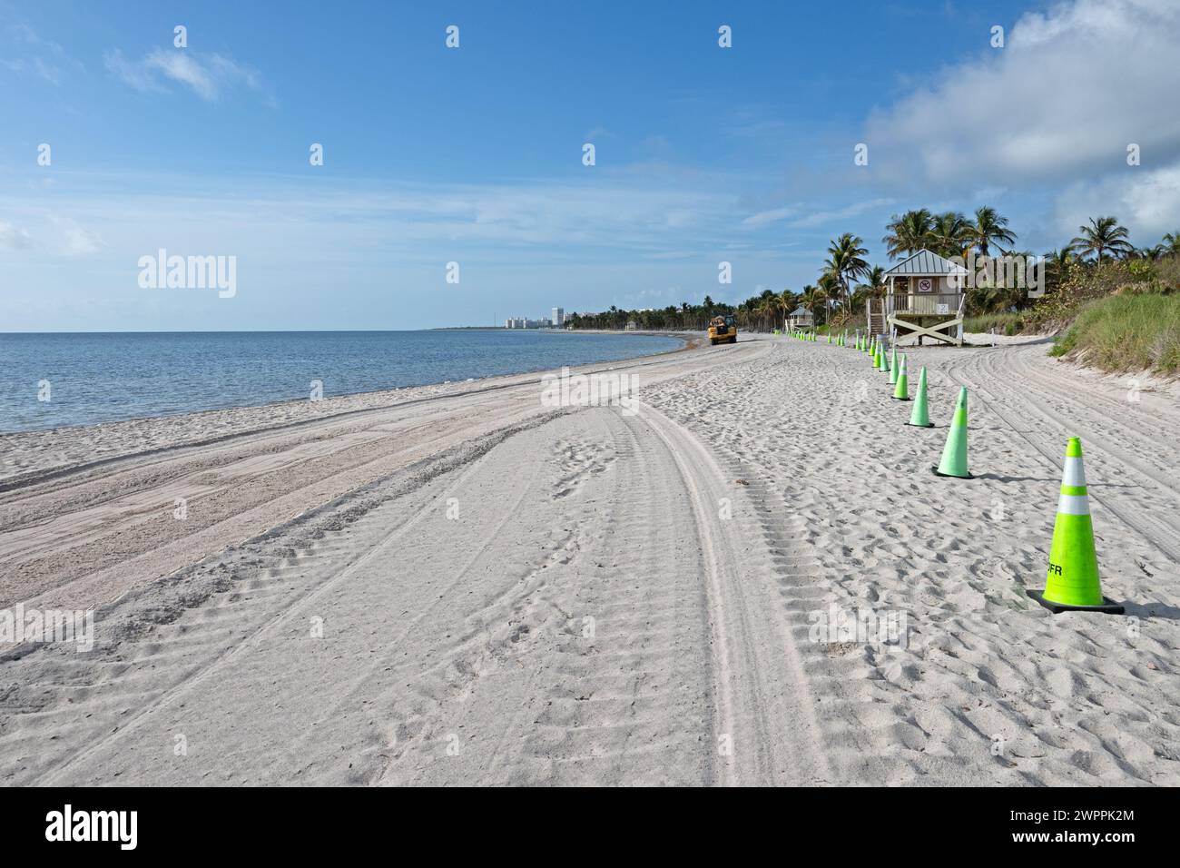 Groomed beach hi-res stock photography and images - Alamy
