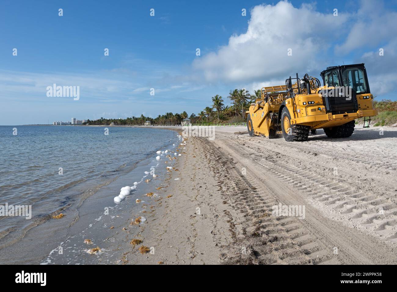 Large beach cleaning machine hi-res stock photography and images - Alamy