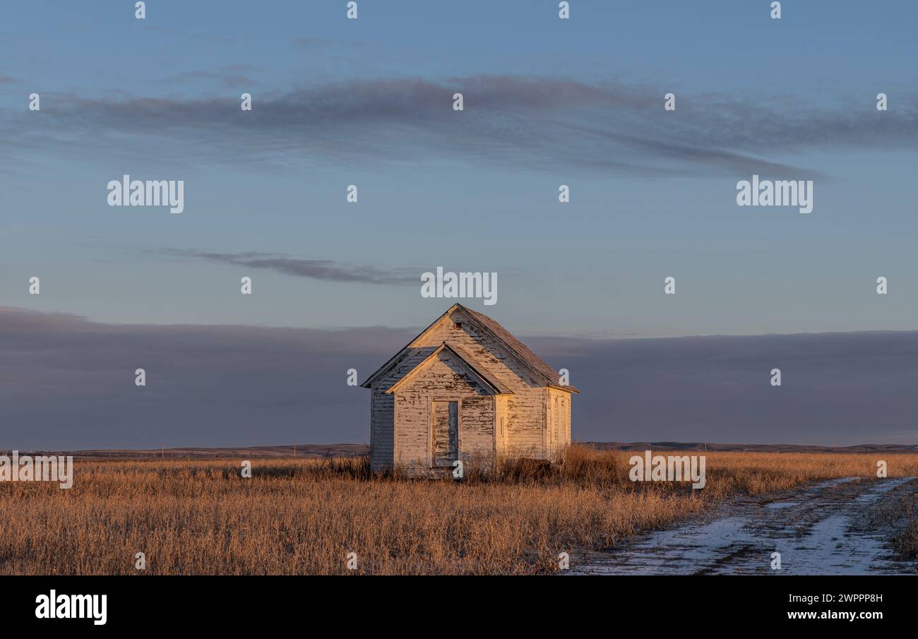 A rustic wooden building on the plains of North Dakota Stock Photo - Alamy