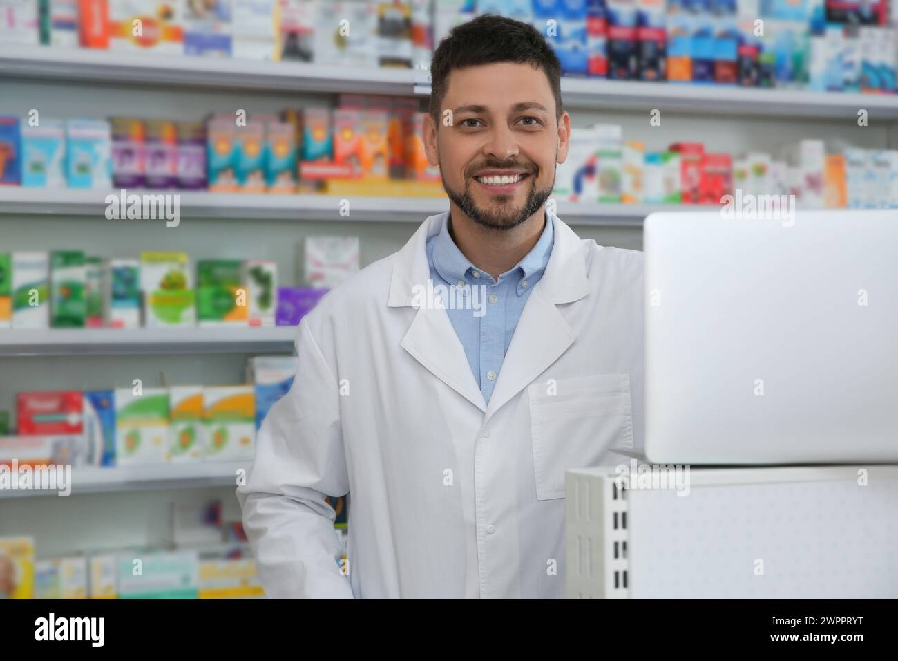 Professional pharmacist hi-res stock photography and images - Alamy
