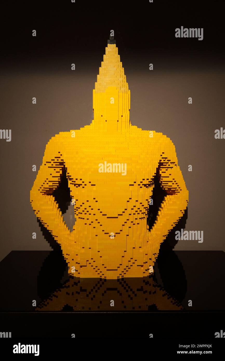 Art of the Brick - London 2024 by Nathan Sawaya Pencil Head - 9,408 ...