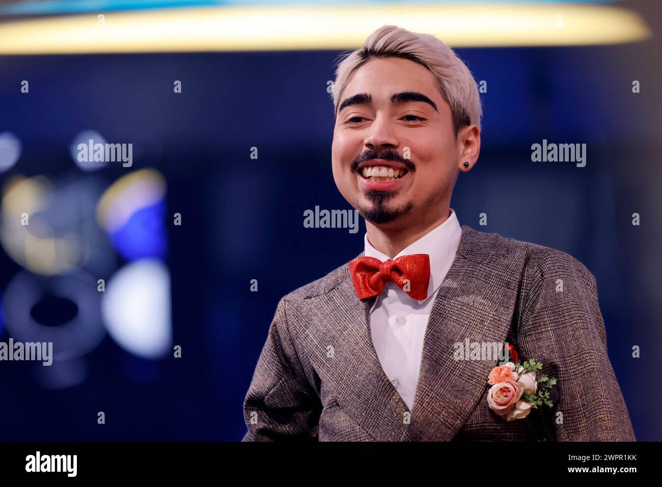 Comedian Tony Bauer in der zweiten Live-Show bei der 17. Staffel der ...