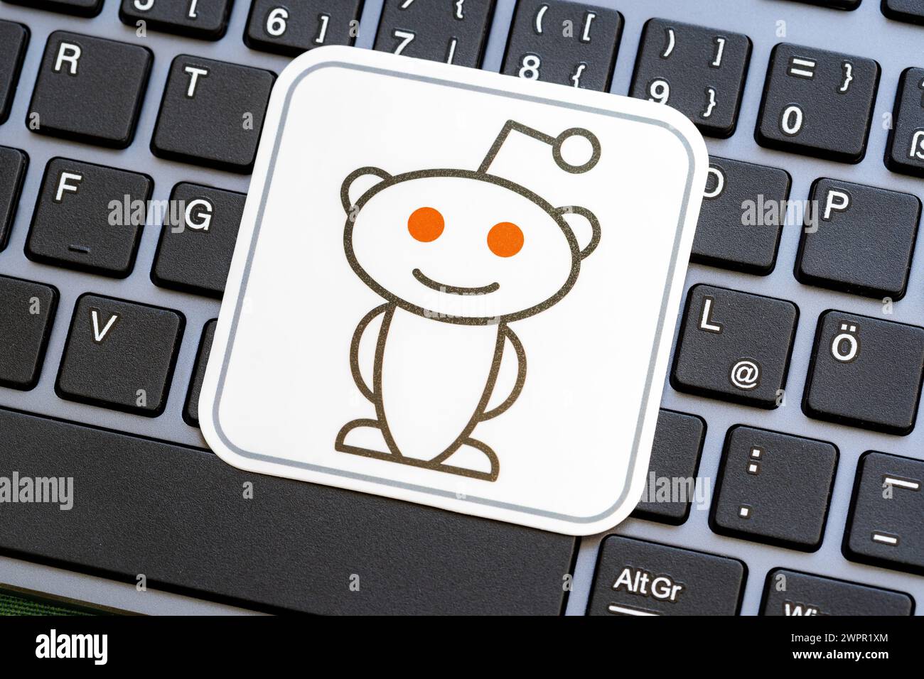 Old reddit logo hi-res stock photography and images - Alamy