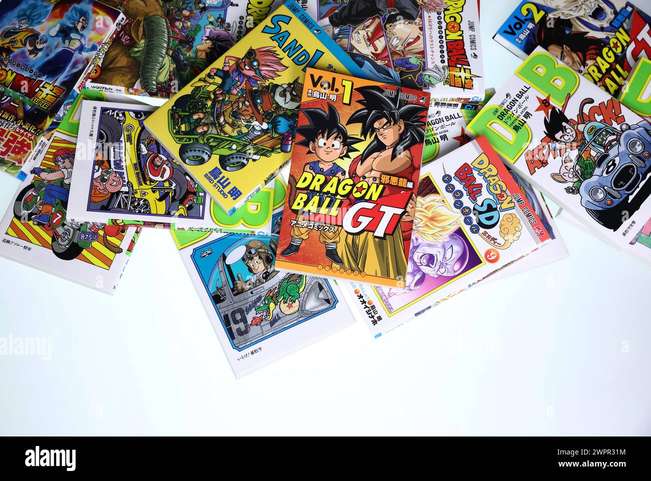 Manga Comic books by Akira Toriyama, the mangaka immensely popular for ...