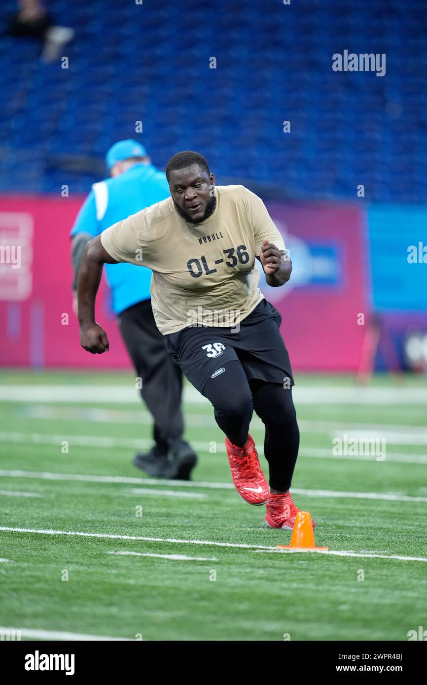 Ohio State offensive lineman Matt Jones runs a drill at the NFL ...