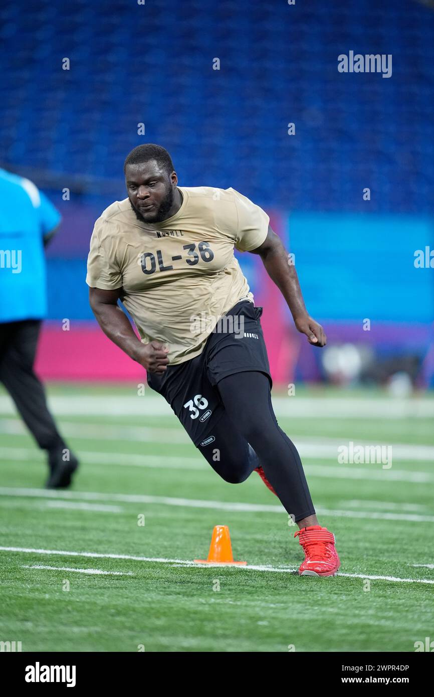 Ohio State offensive lineman Matt Jones runs a drill at the NFL ...