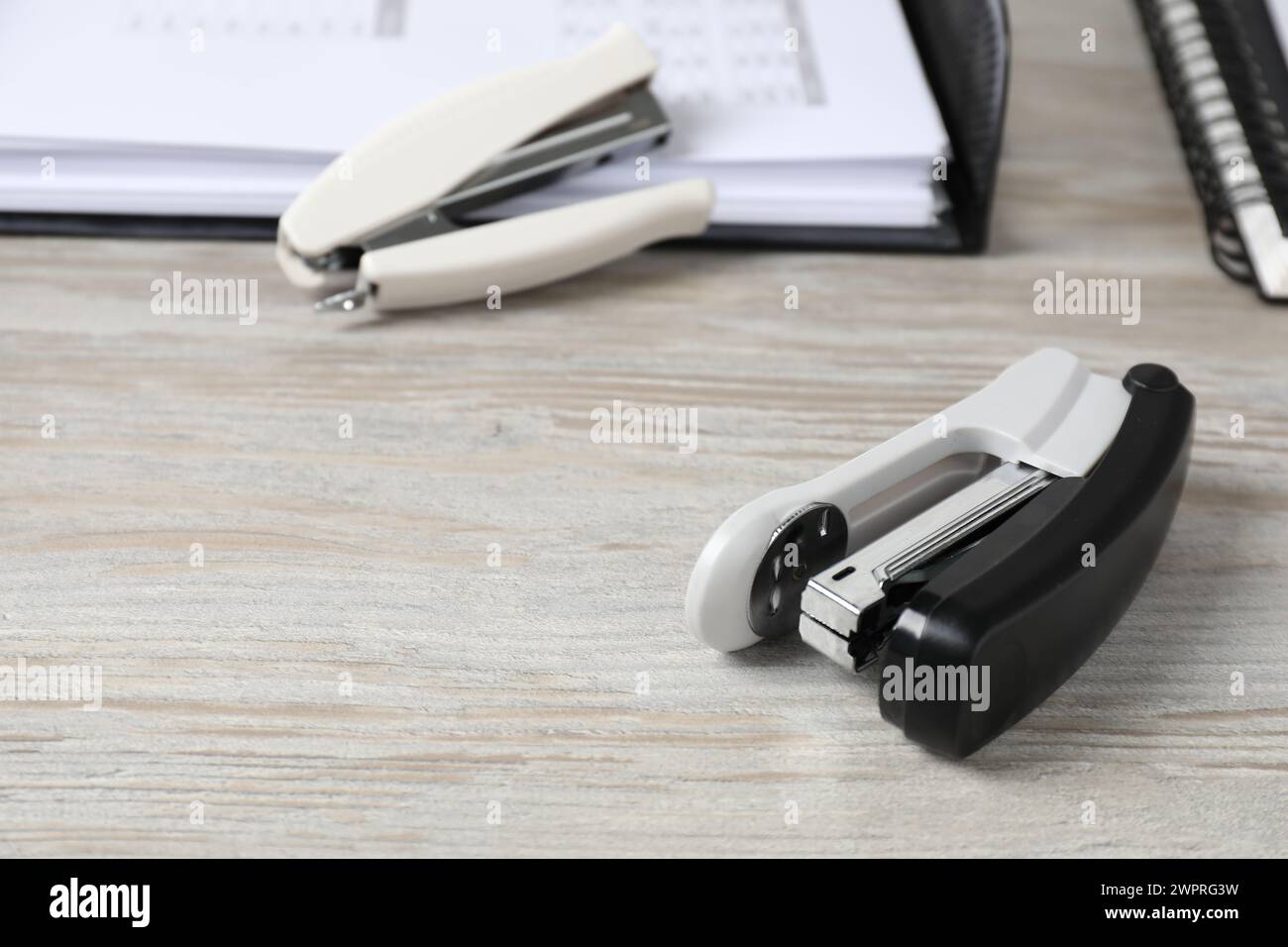Office staplers hi-res stock photography and images - Alamy