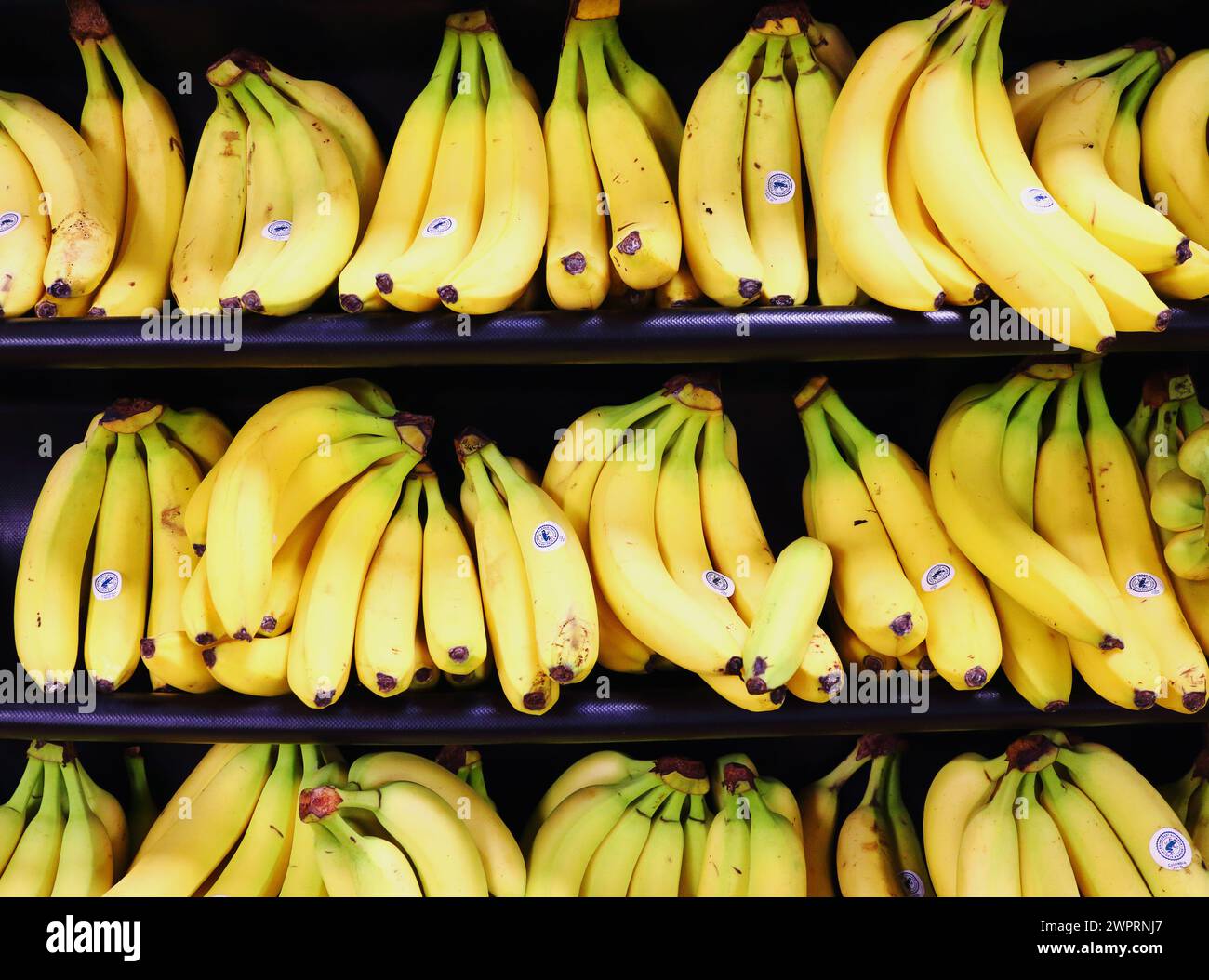 Bunch of bananas supermarket hi-res stock photography and images - Alamy