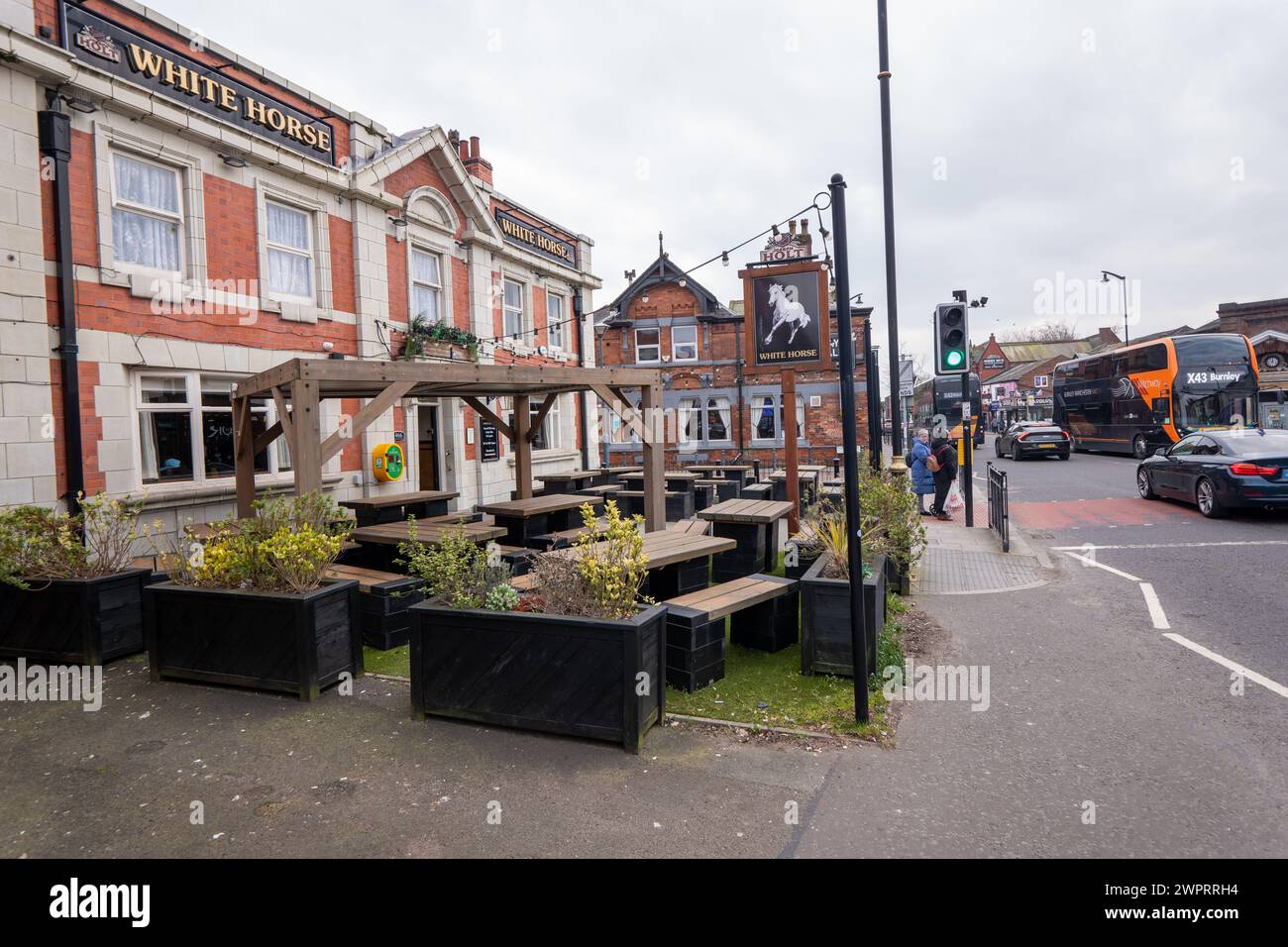 Red horse beer hi-res stock photography and images - Alamy