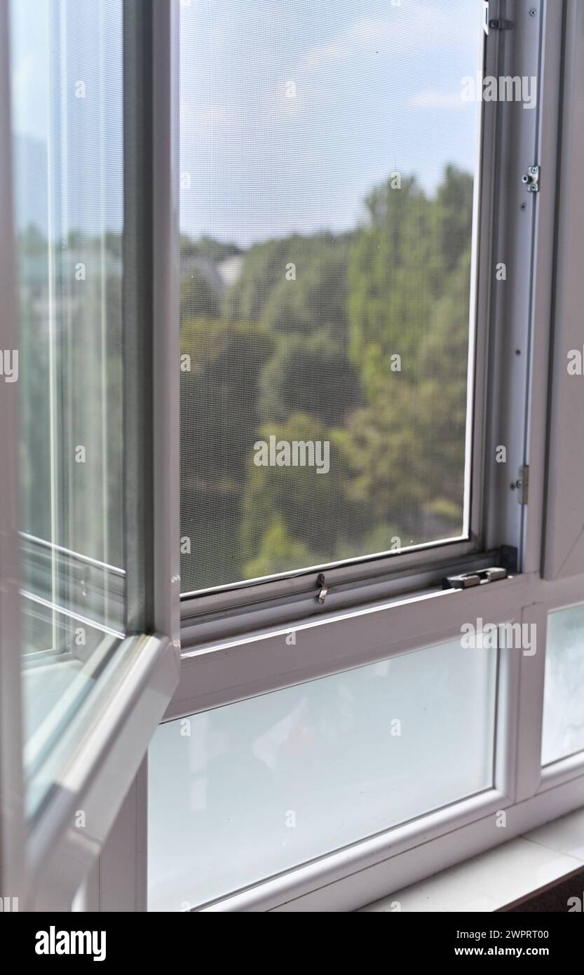 Vertical sliding system hi-res stock photography and images - Alamy