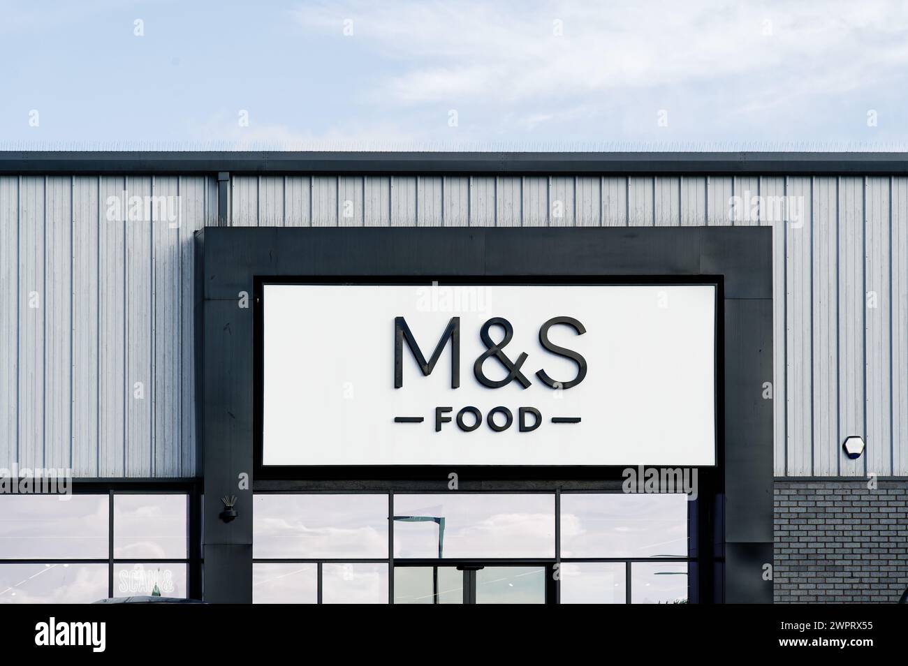 Marks spencer food store open hi-res stock photography and images - Alamy