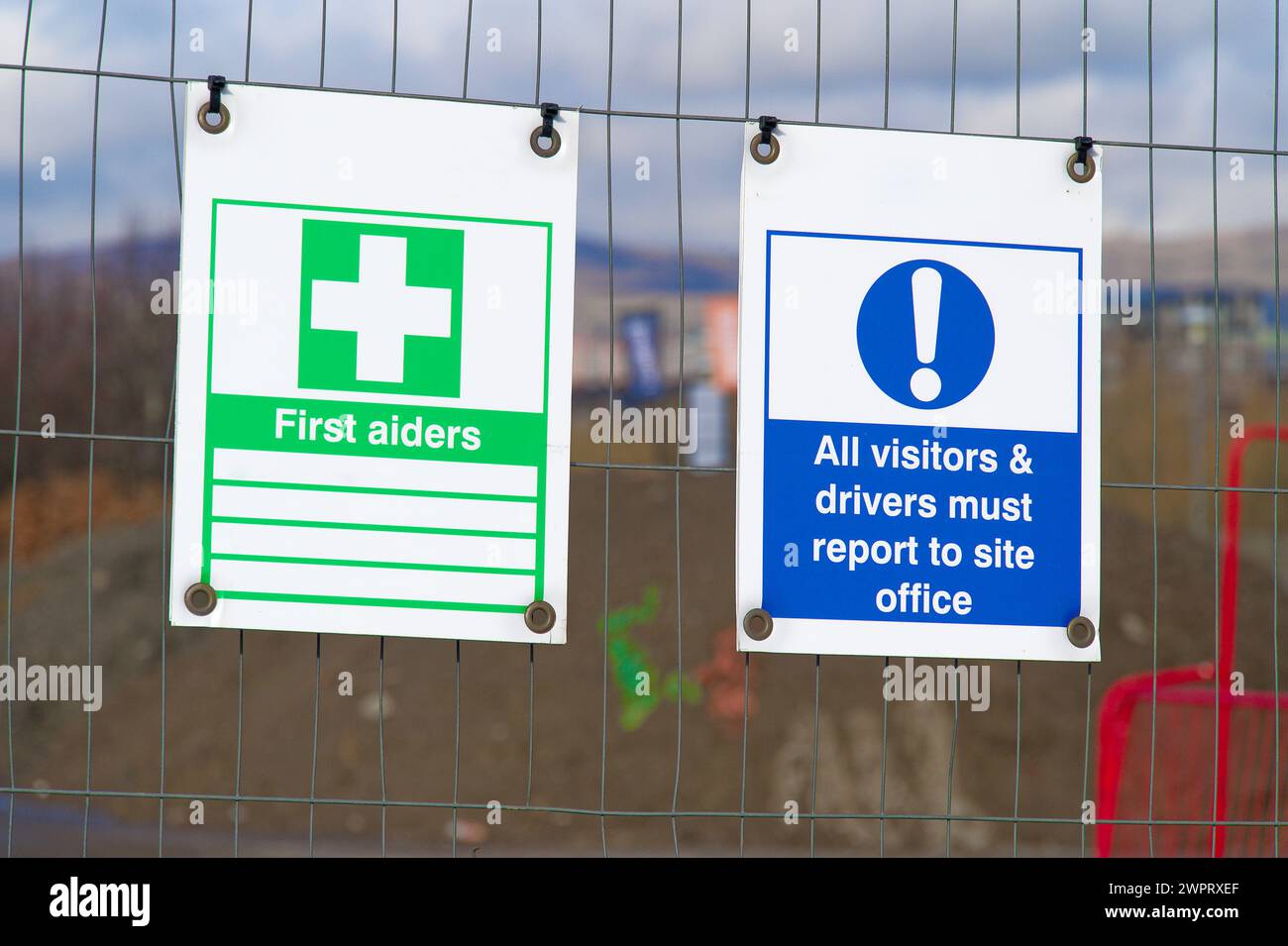 Construction site health and safety sign on fence Stock Photo - Alamy