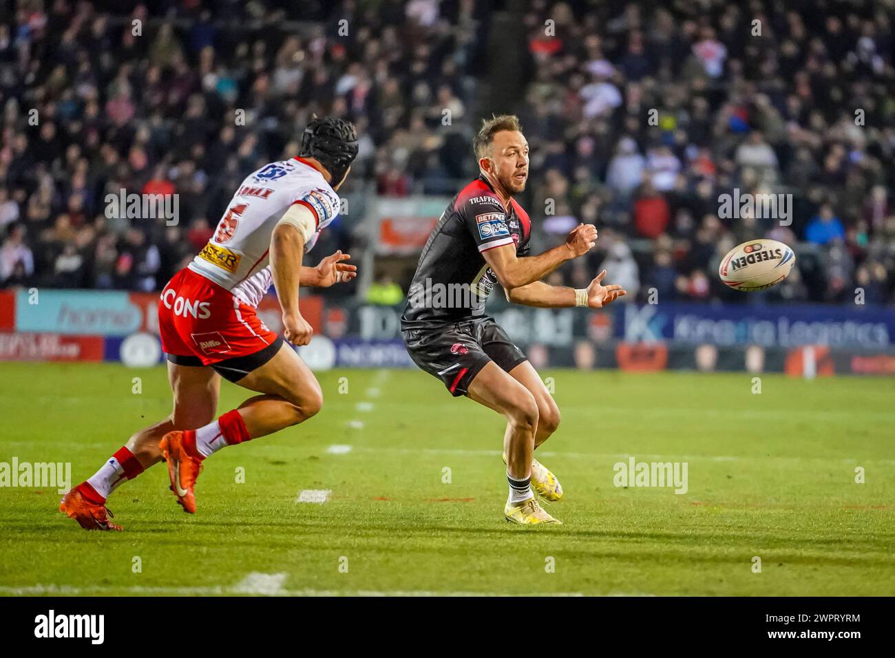 RYAN BRIERLEY no look pass. St Helens Vs Salford Red Devils, Super ...