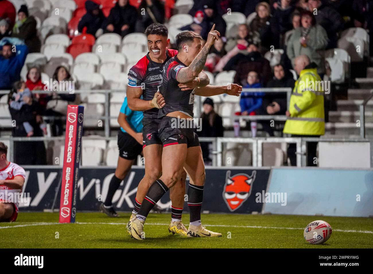 DEON CROSS & NENE MACDONALD celebrate the try. St Helens Vs Salford Red ...