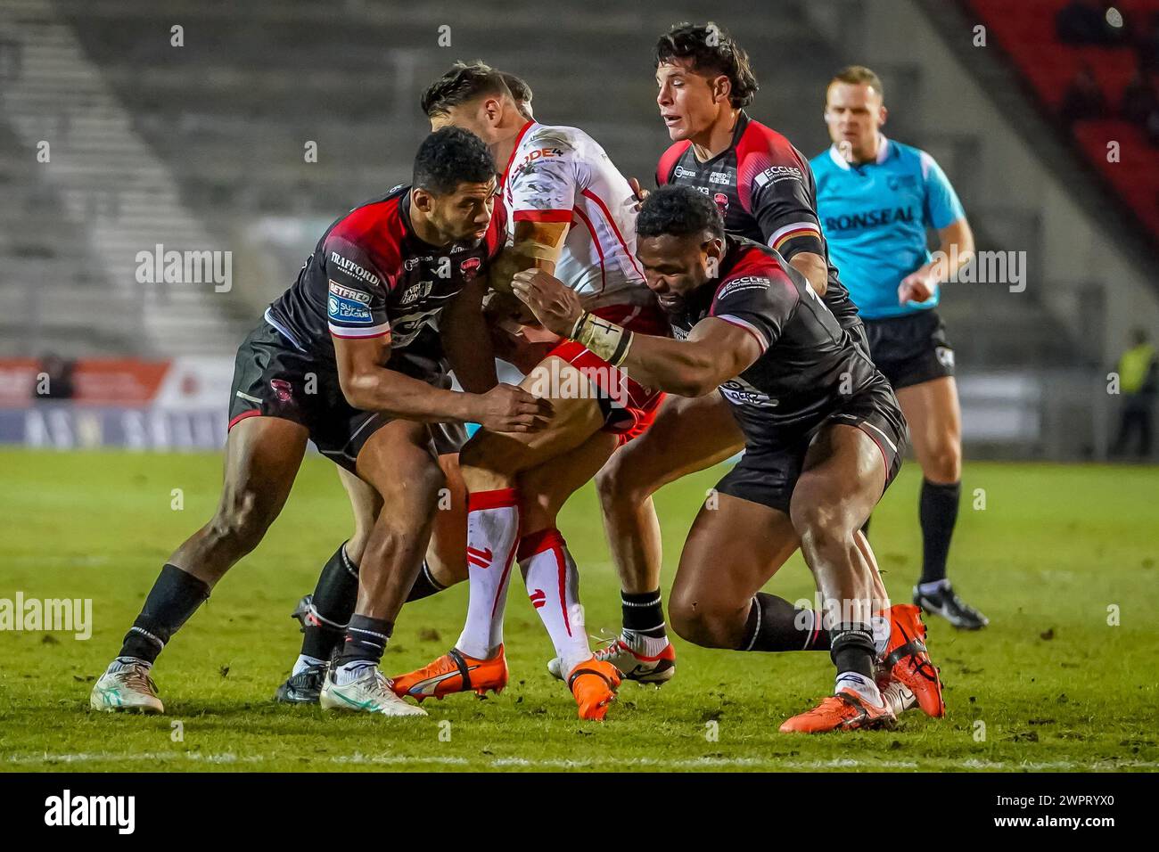 KING VUNIYAYAWA, KALLUM WATKINS & SHANE WRIGHT make the tackle. St ...