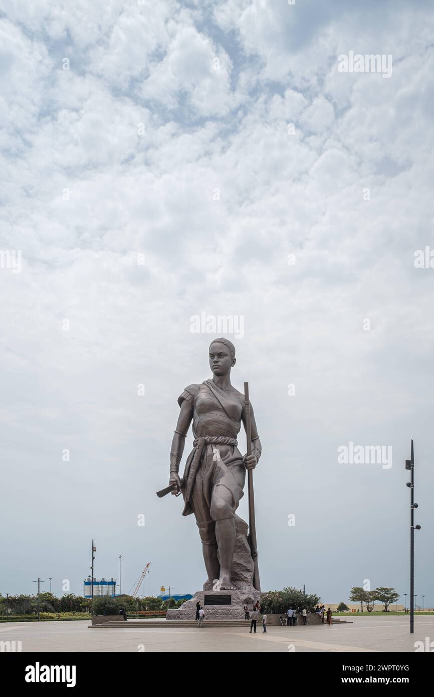 Monument Amazone Benin, Cotonou März 2024: Seit mitte 2022 steht das ...