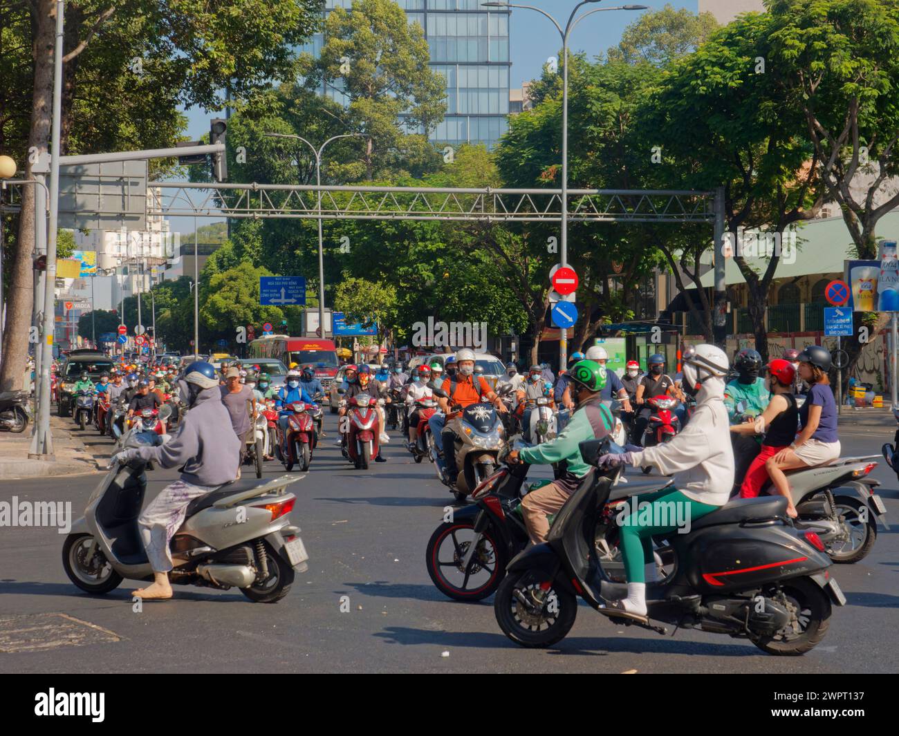 Vietnamese traffic jam hi-res stock photography and images - Alamy