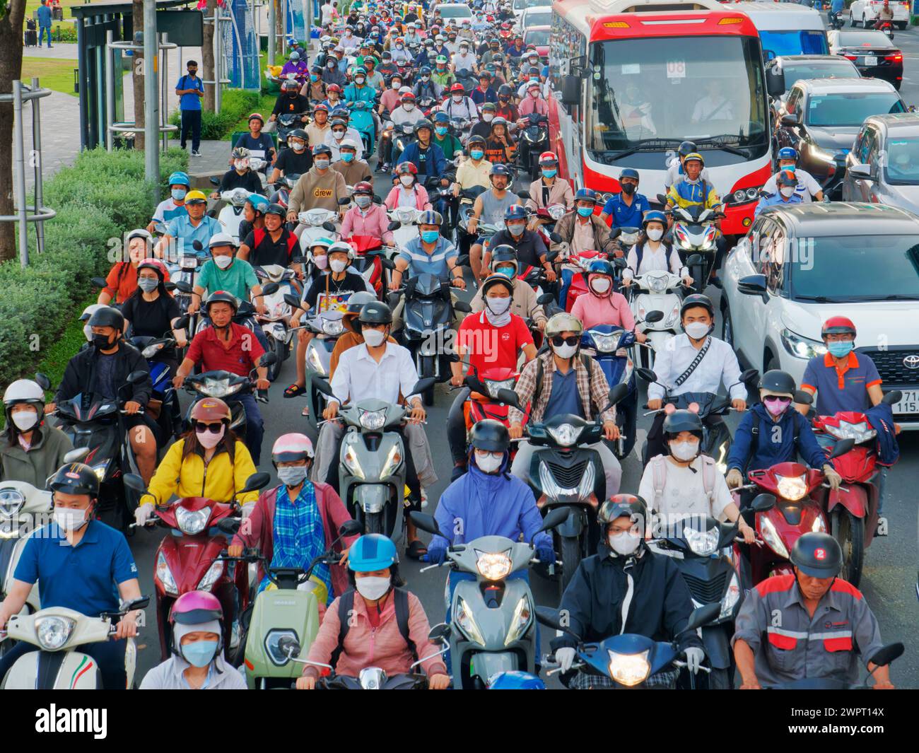 Vietnam motorbikes saigon hi-res stock photography and images - Alamy