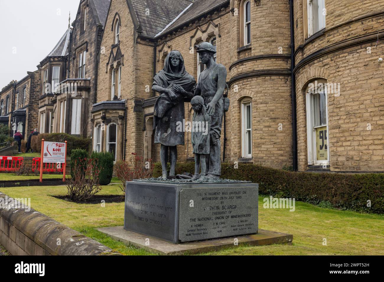 Barnsley, UK. 09 MAR, 2024. Statue, outside the Barnsley National Union ...