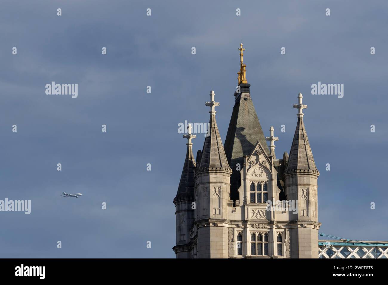 Airbus a380 emirates bridge hi-res stock photography and images - Alamy
