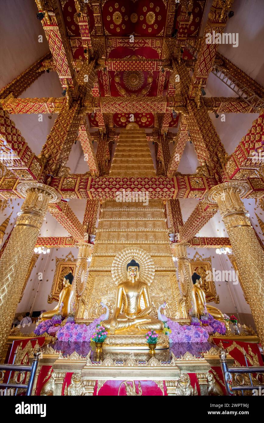 Buddha inside the Sri Maha Pho Chedi of Wat Phra That Nong Bua Temple ...