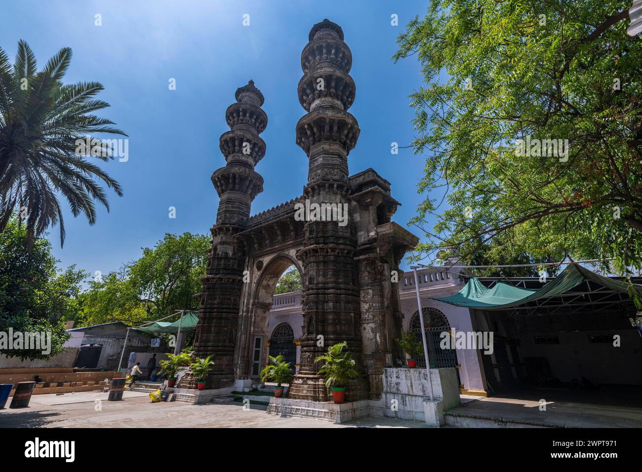 Sidi Bashir Masjid, The Shaking Minarets, Unesco site, Ahmedabad ...