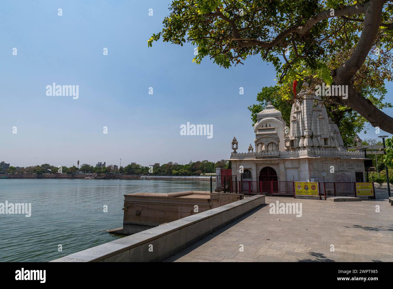 Kankaria lake, Unesco site, Ahmedabad, Gujarat, India Stock Photo - Alamy