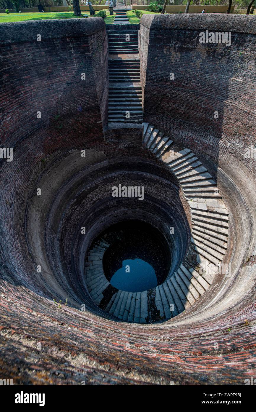 Helical Stepwell, Unesco site Champaner-Pavagadh Archaeological Park ...