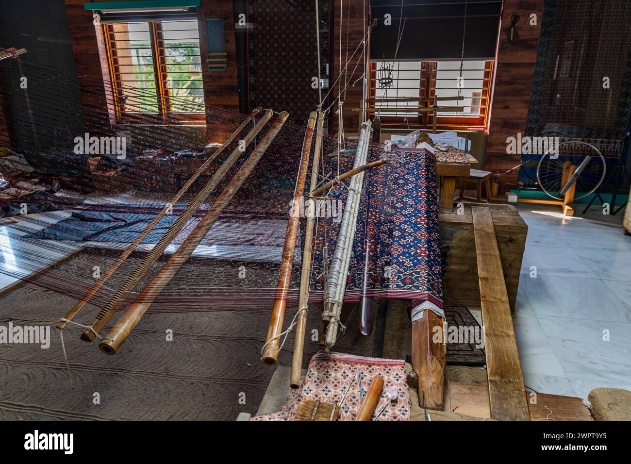 Patola double ikat silk weaving, Patan, Gujarat, India Stock Photo - Alamy