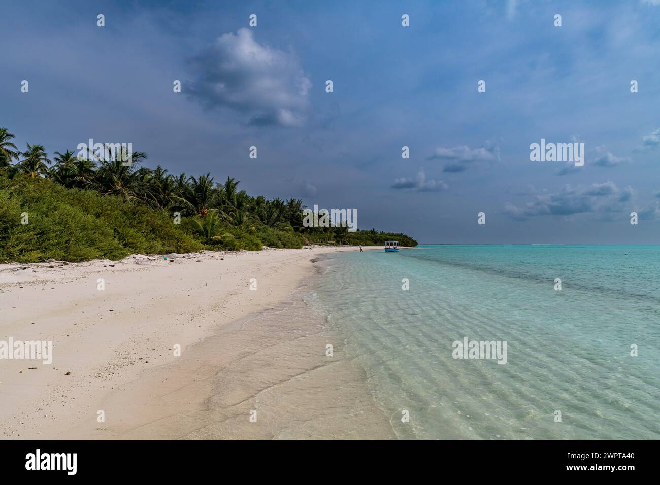 White sand beach, Parli 1 island, Lakshadweep archipelago, Union ...
