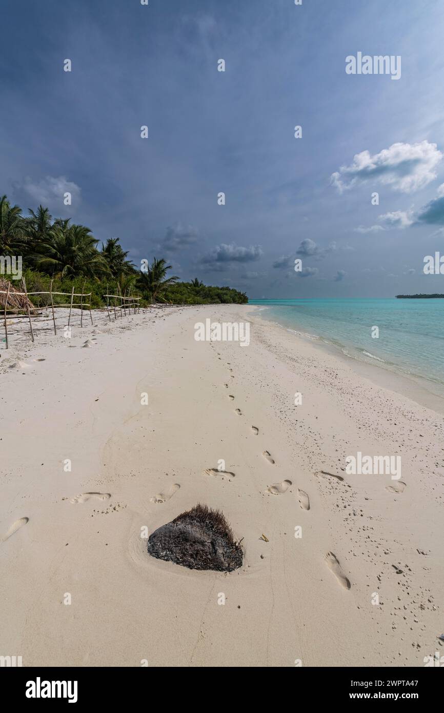 White sand beach, Parli 1 island, Lakshadweep archipelago, Union ...