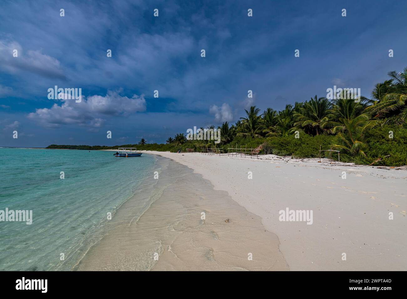 White sand beach, Parli 1 island, Lakshadweep archipelago, Union ...