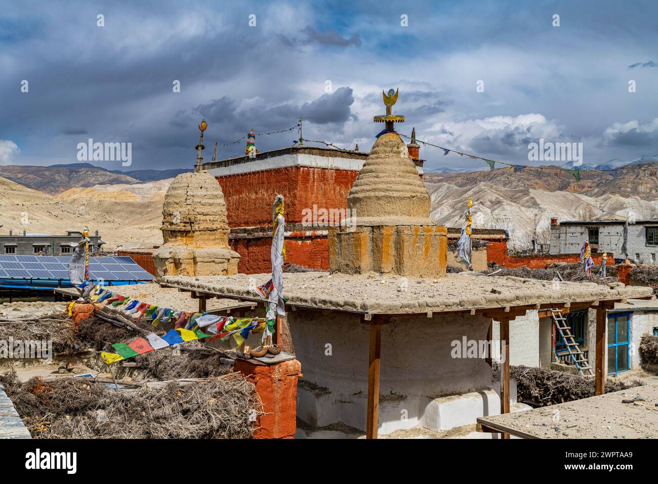 Nepal mustang village hi-res stock photography and images - Alamy