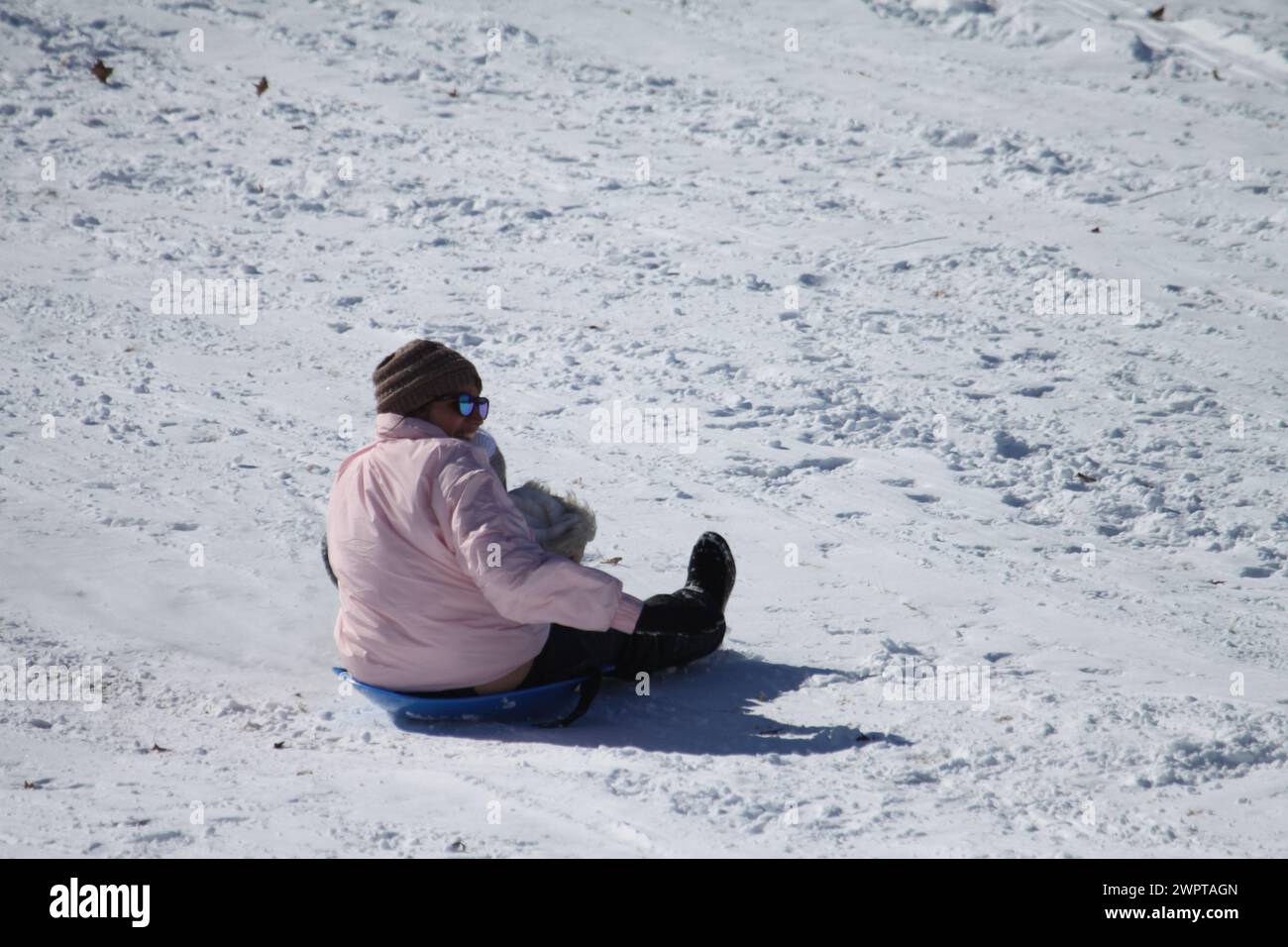 Sledding at Forest Park first large measurable snow in St. Louis ...