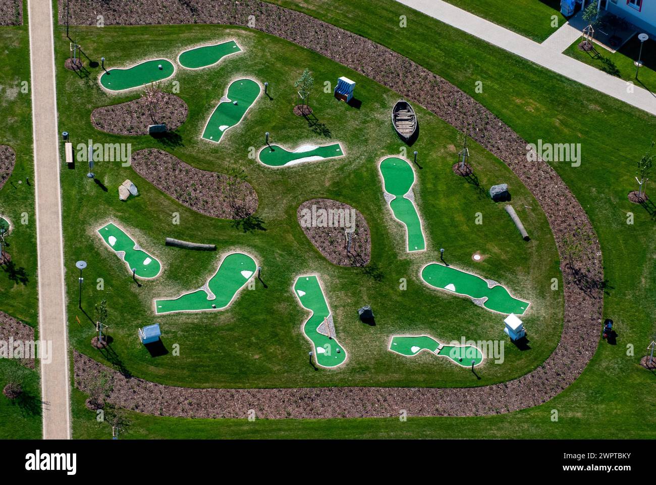 Aerial view of golf course hi-res stock photography and images - Alamy