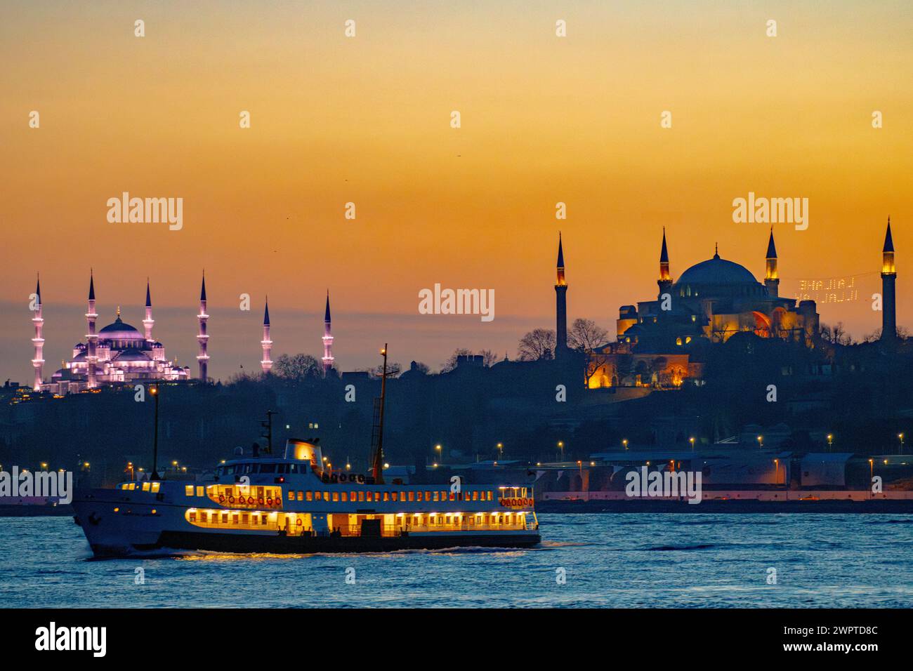 The Blue mosque (Sultan Ahmed Mosque) and Hagia Sophia (Grand Mosque ...