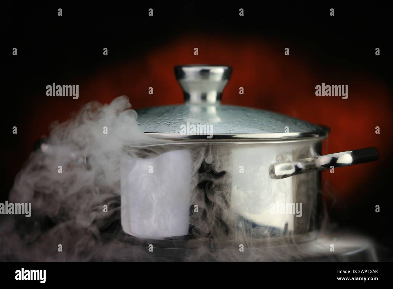 Steam over pot hi-res stock photography and images - Alamy