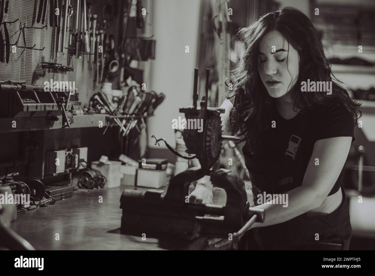 Black and white workbench hi-res stock photography and images - Alamy