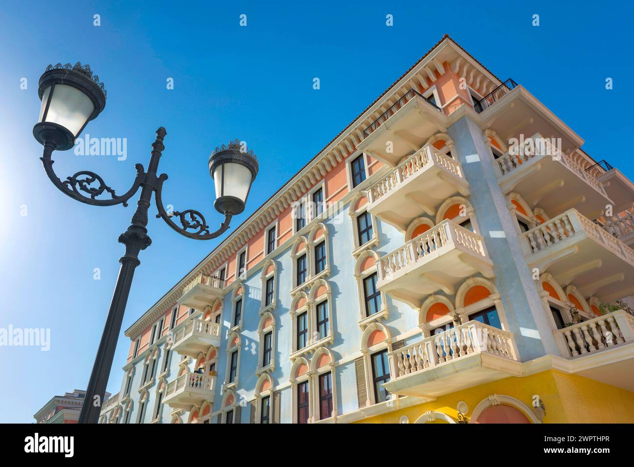 Qanat Quatier with Venetian-style buildings in Doha, Venice, replica ...