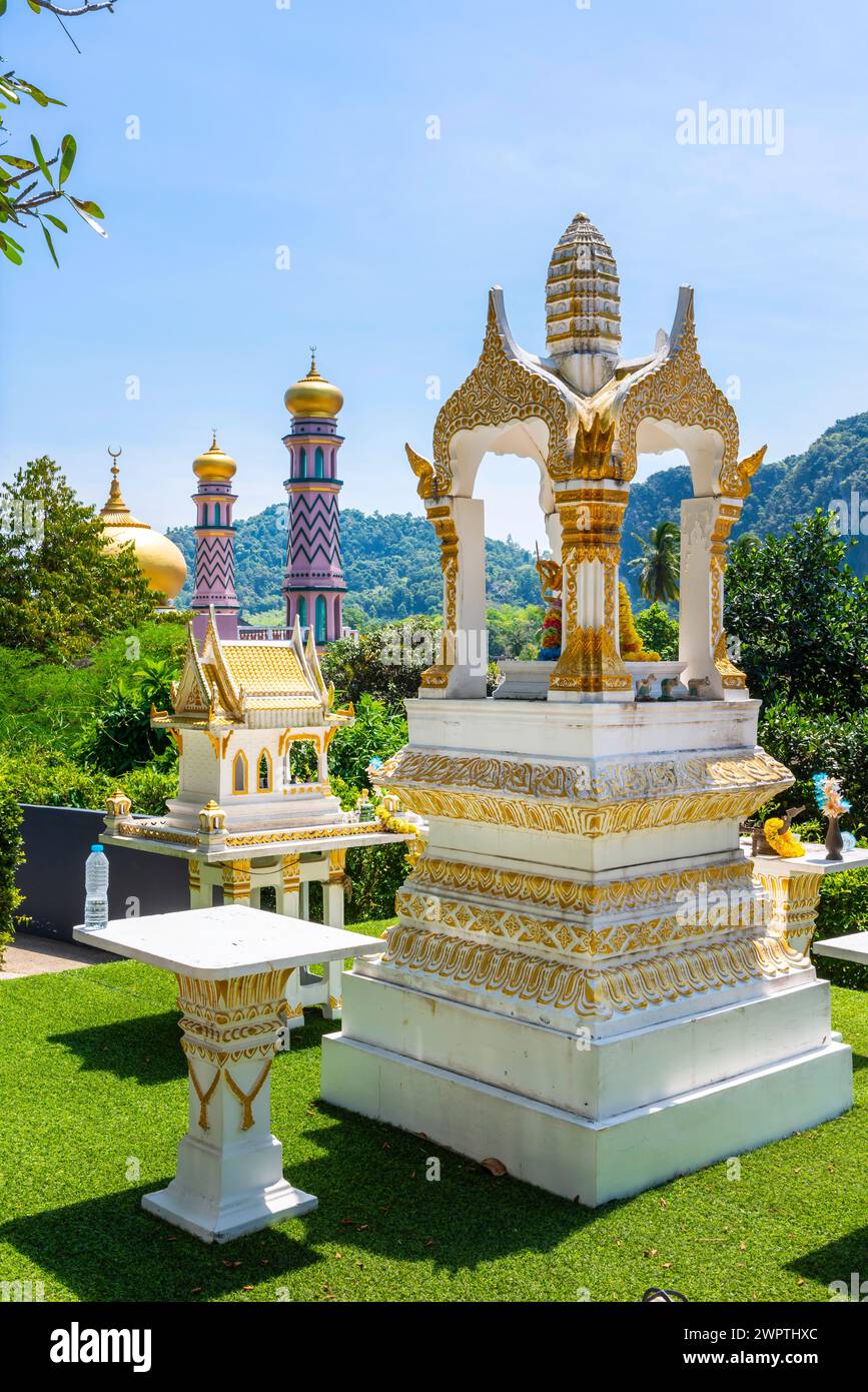 Church next to buddhist temple hi-res stock photography and images - Alamy