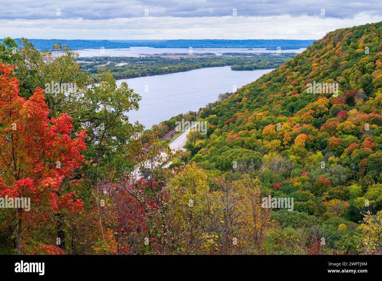 overlooking mississippi river from great river bluffs state park in ...